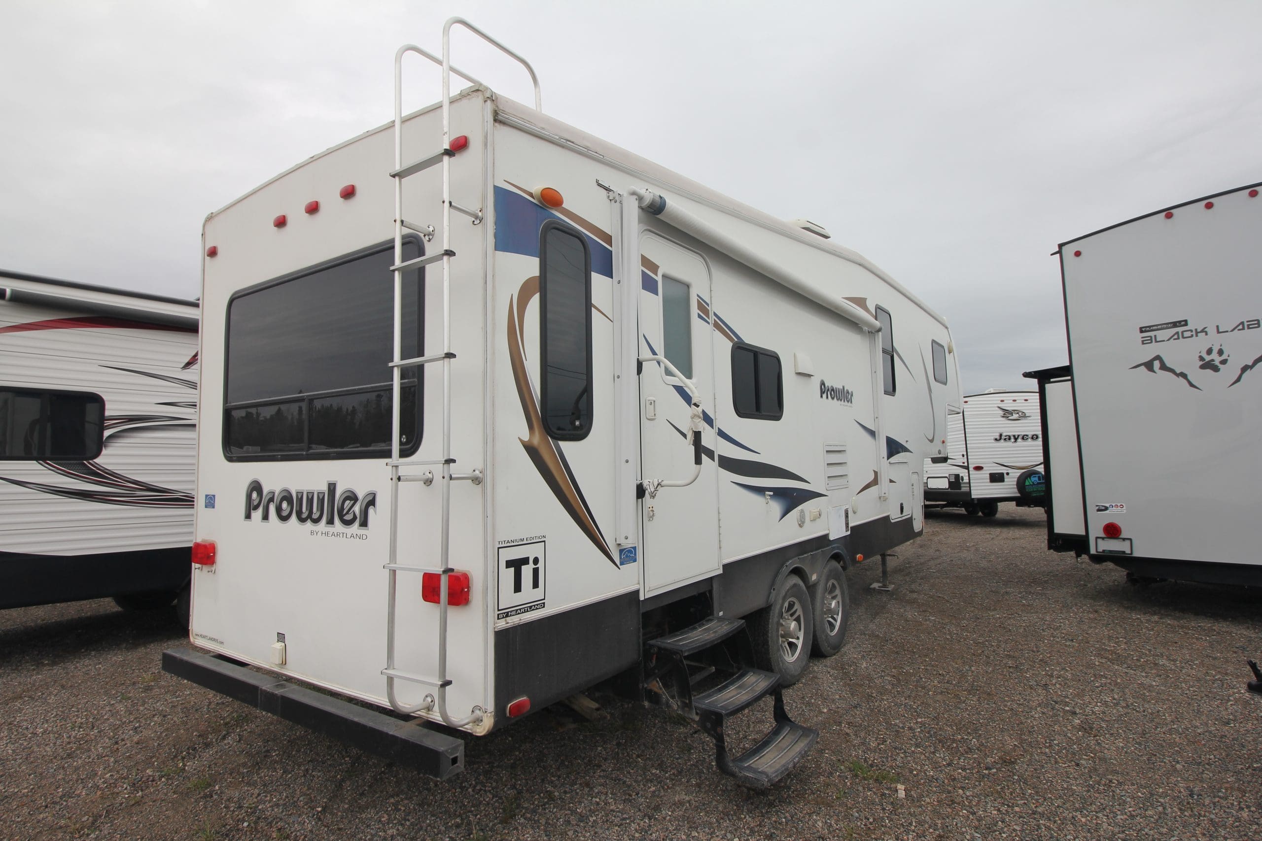2013 PROWLER 27PTi Series 5th Wheel | Nickel Belt Camping - RVC Navigator