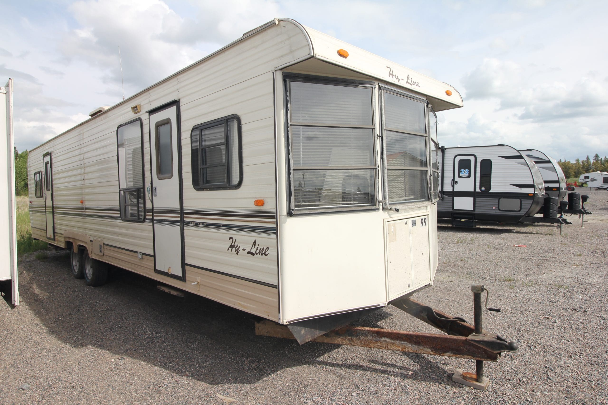 1994 HY-LINE 35 Series | Nickel Belt Camping - RVC Navigator