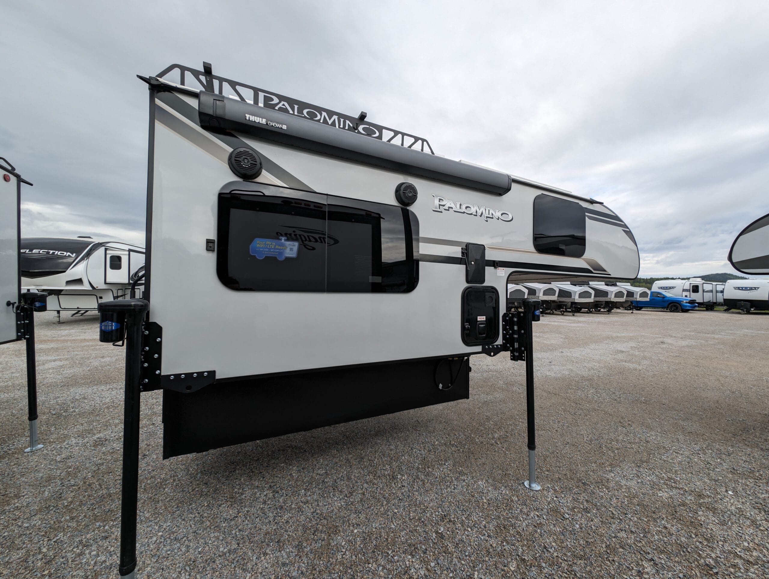 2024 Palomino Backpack Edition Backpack Truck Camper Hard Side HS-750 ...