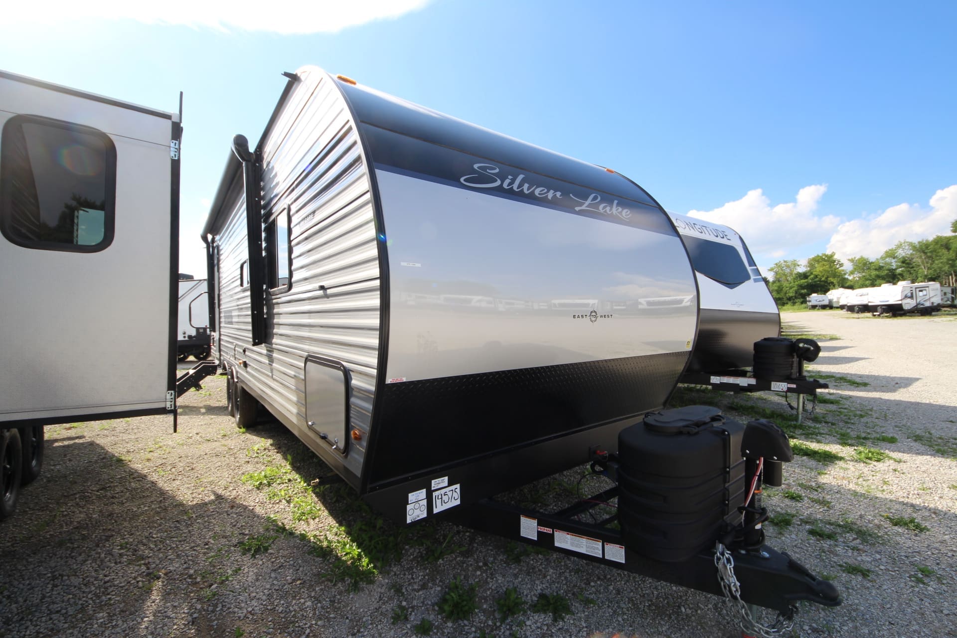 2025 EAST TO WEST SILVER LAKE 2600RB | RVC Navigator: RV Search Engine