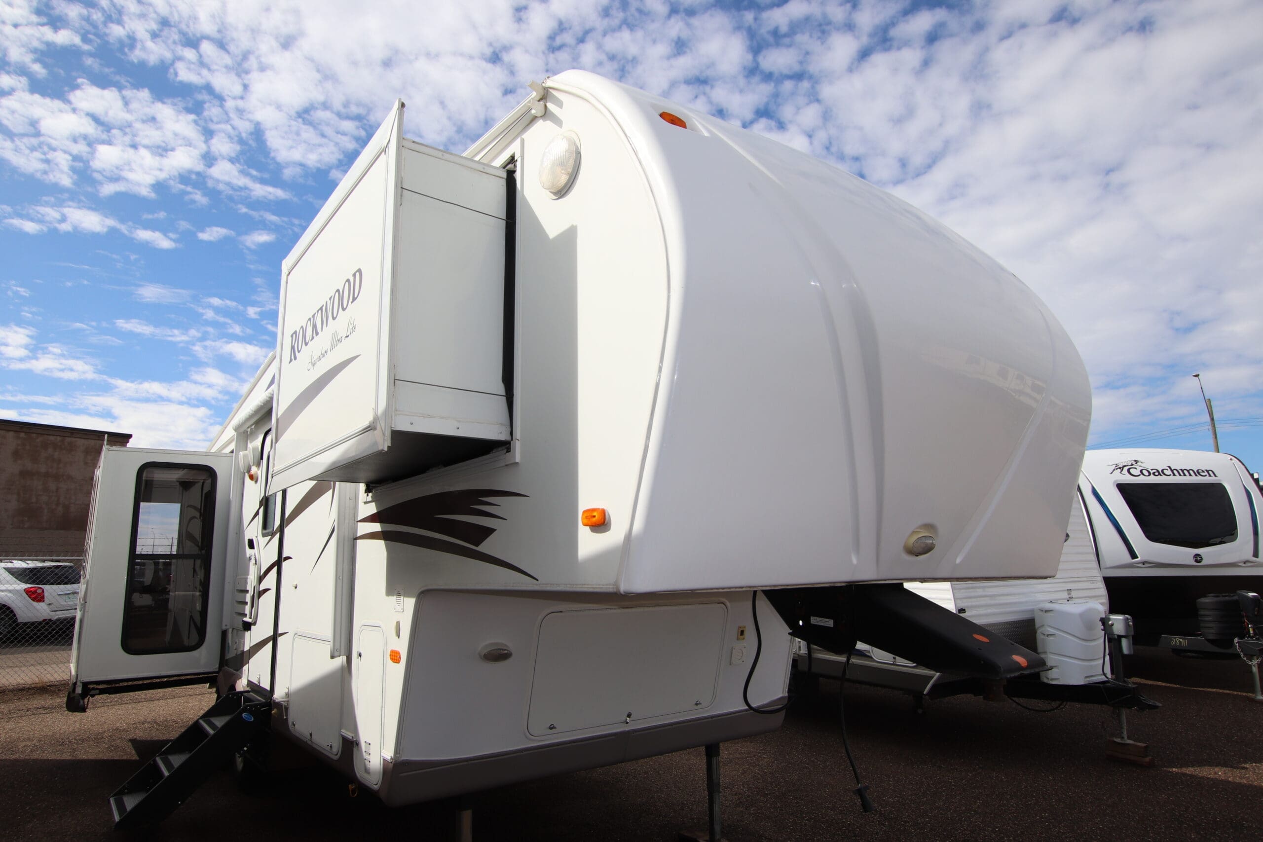 2011 Forest River Rockwood Ultra Lite 8265WS | sellersrv - RVC Navigator