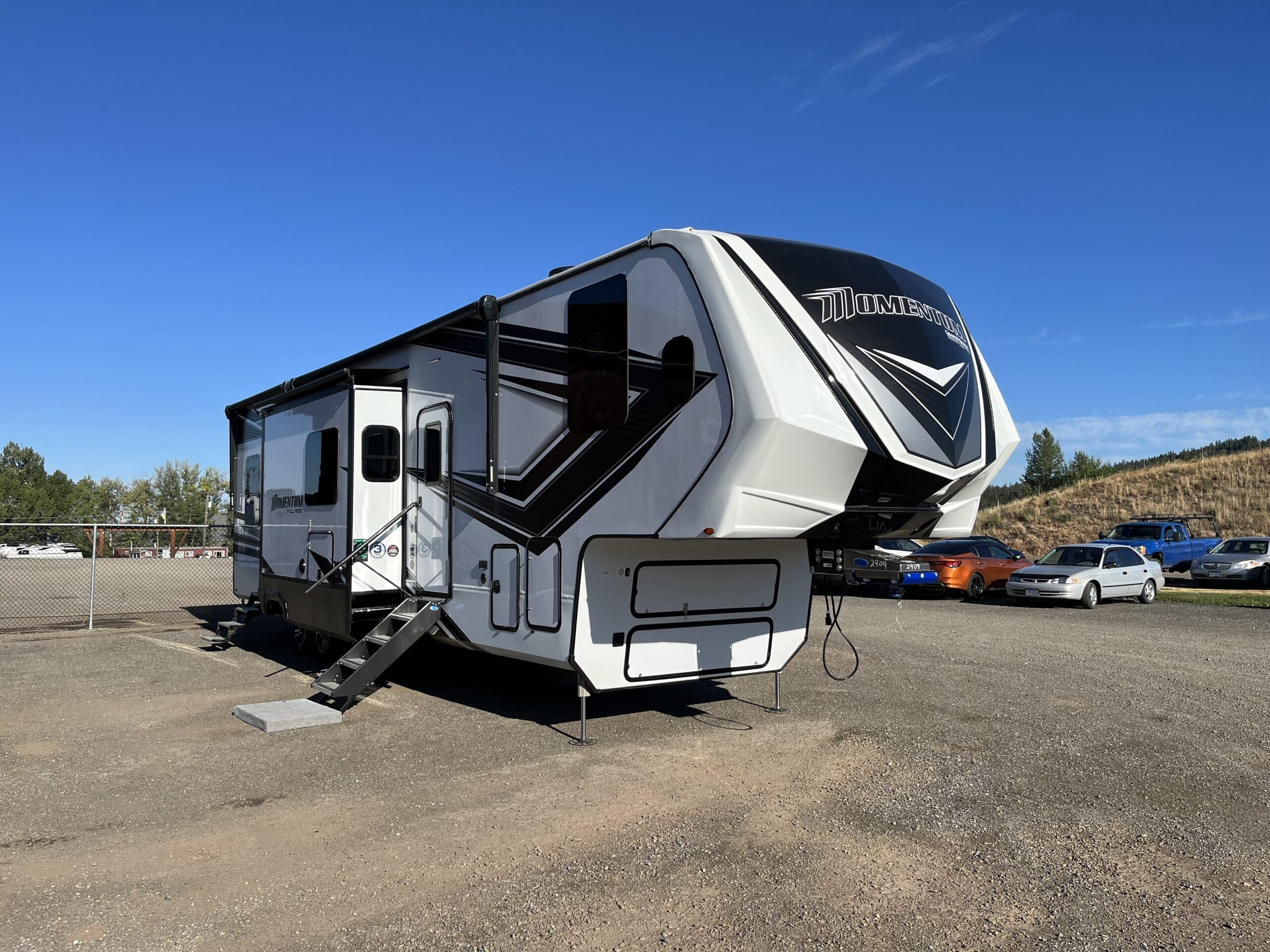 2025 MOMENTUM 344M by GRAND DESIGN | Chemo RV - RVC Navigator