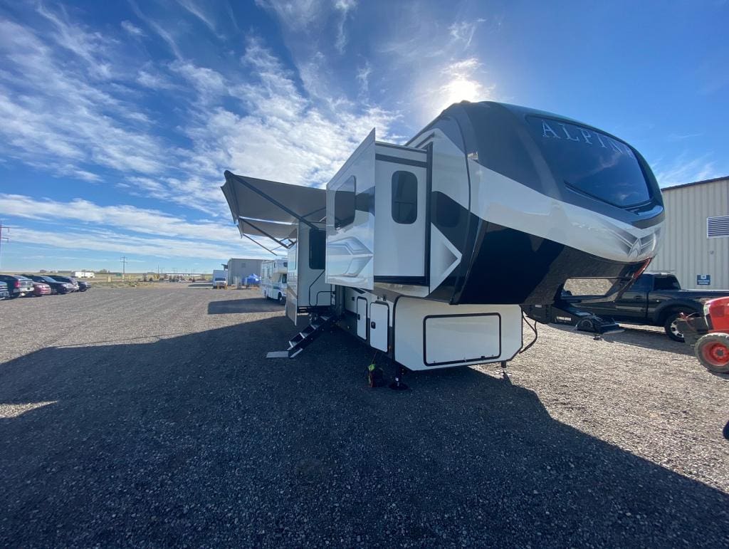 2022 ALPINE 3712KB by Keystone | Arrkann RV - RVC Navigator