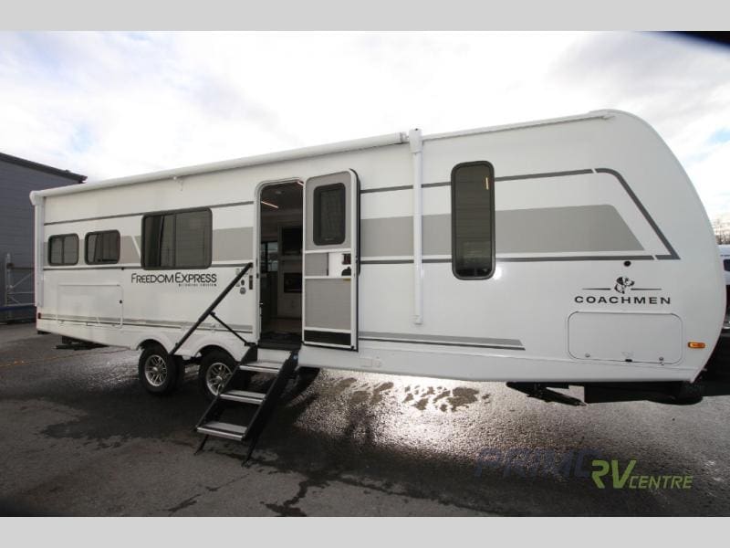 New 2025 Coachmen RV Freedom Express Ultra Lite 274RKS | PrimoRVCentre1 ...