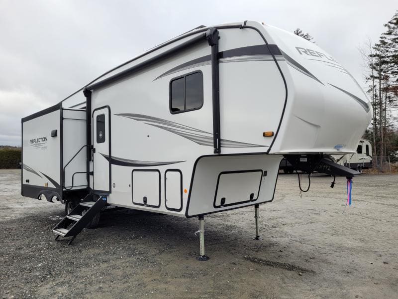 Grand Design Reflection FW 28RL 2025 | VRSoulièreSherbrooke - RVC Navigator