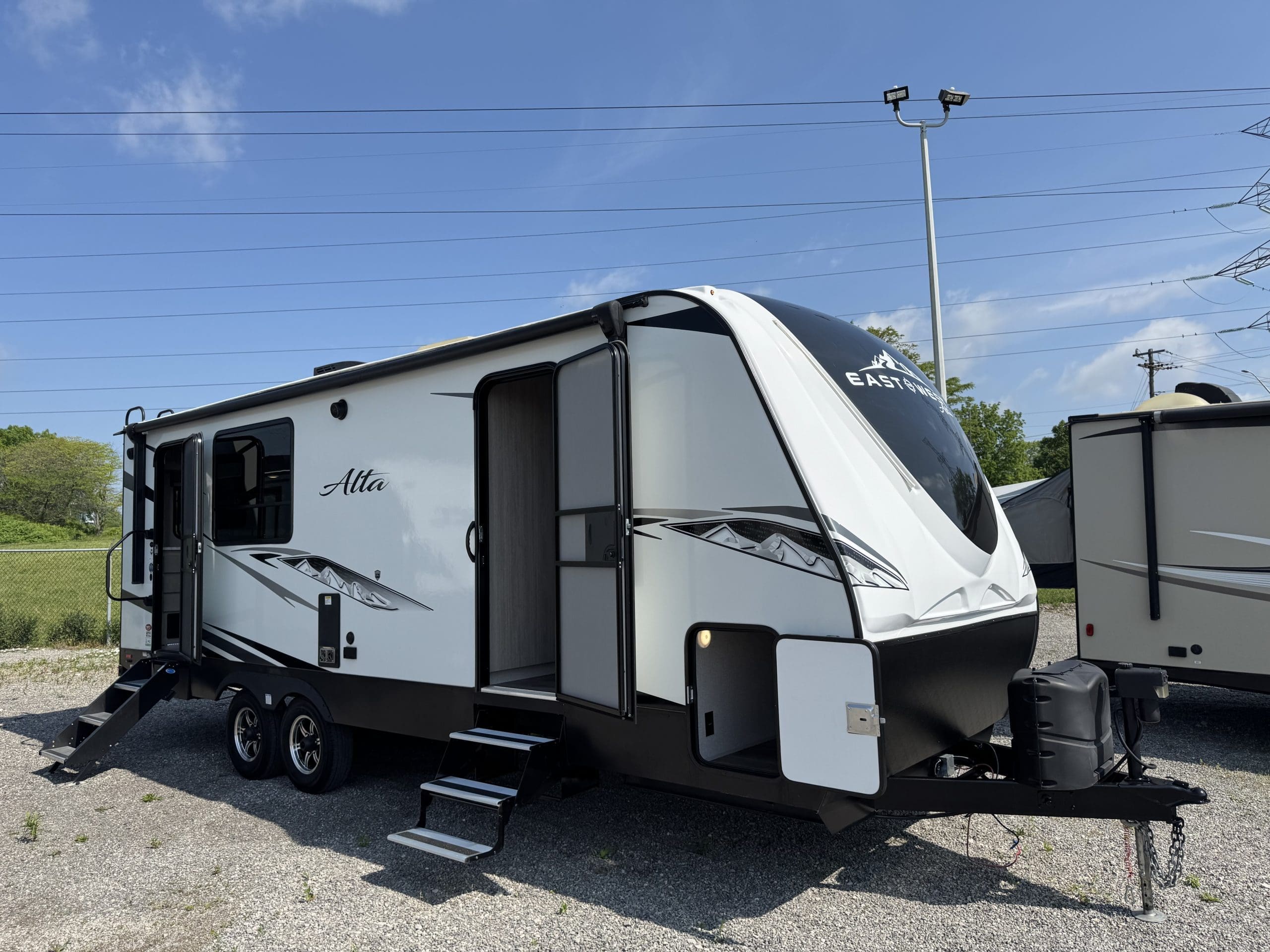2022 EAST WEST ALTA 2350KRK | Ruston RV - RVC Navigator