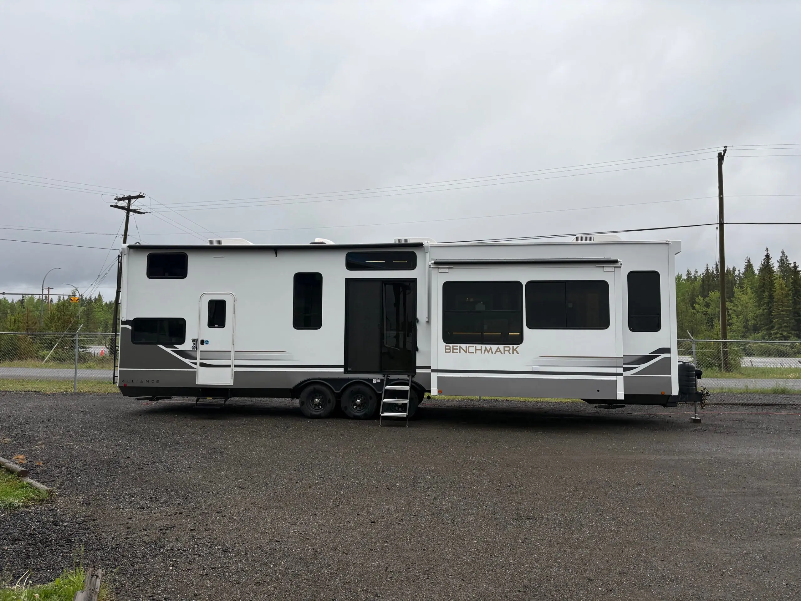 2025 BENCHMARK 42LFT by ALLIANCE RV | Chemo RV - RVC Navigator