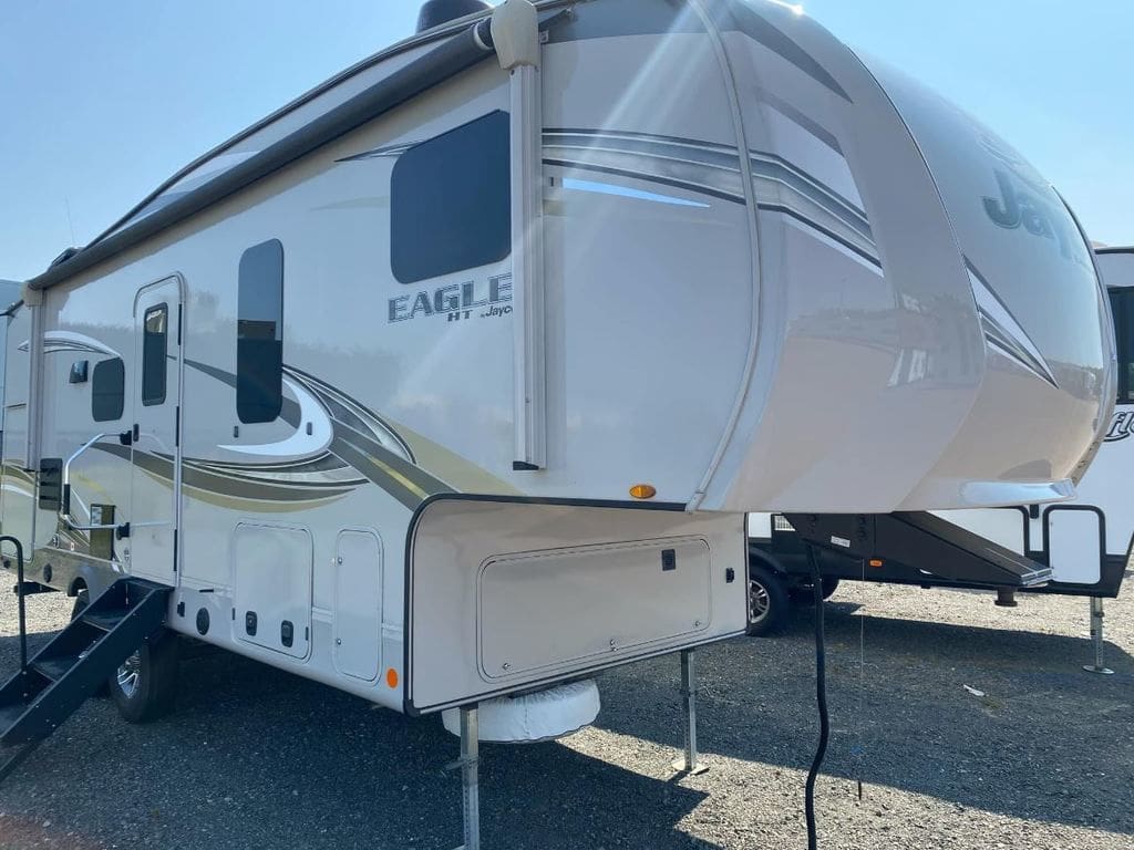2020 Eagle HT 25.5REOK by Jayco | LeisureTimeSalesMoncton2 - RVC Navigator