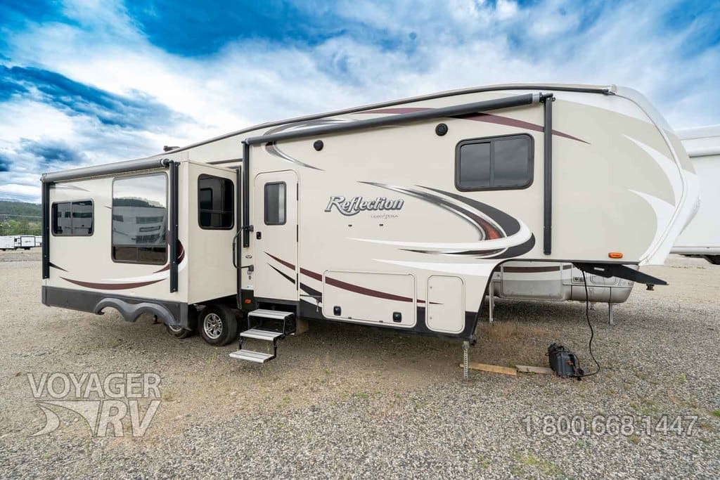 2017 Reflection 303RLS by Grand Design | Voyager RV - RVC Navigator